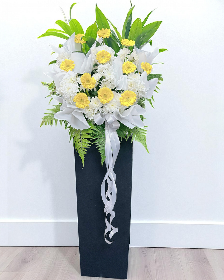Condolences flower stand 38 – June Florist